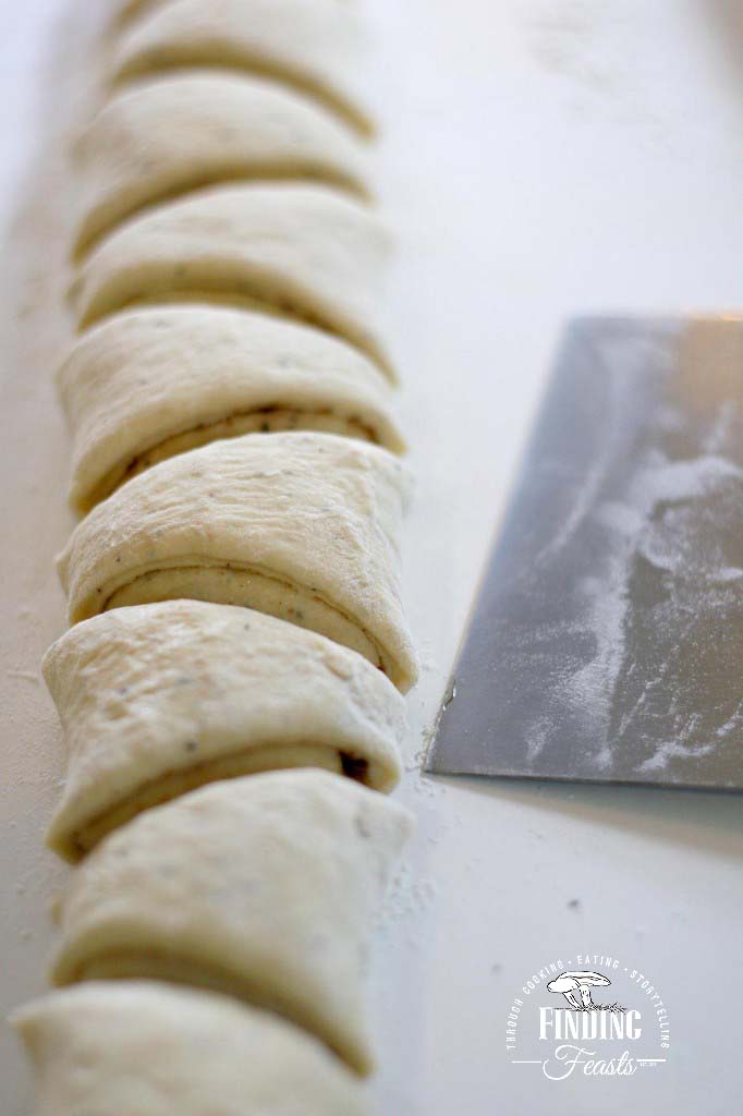 Korvapuusti - Pulla aka Finnish Cardamom Scrolls | Sweet Finnish Buns