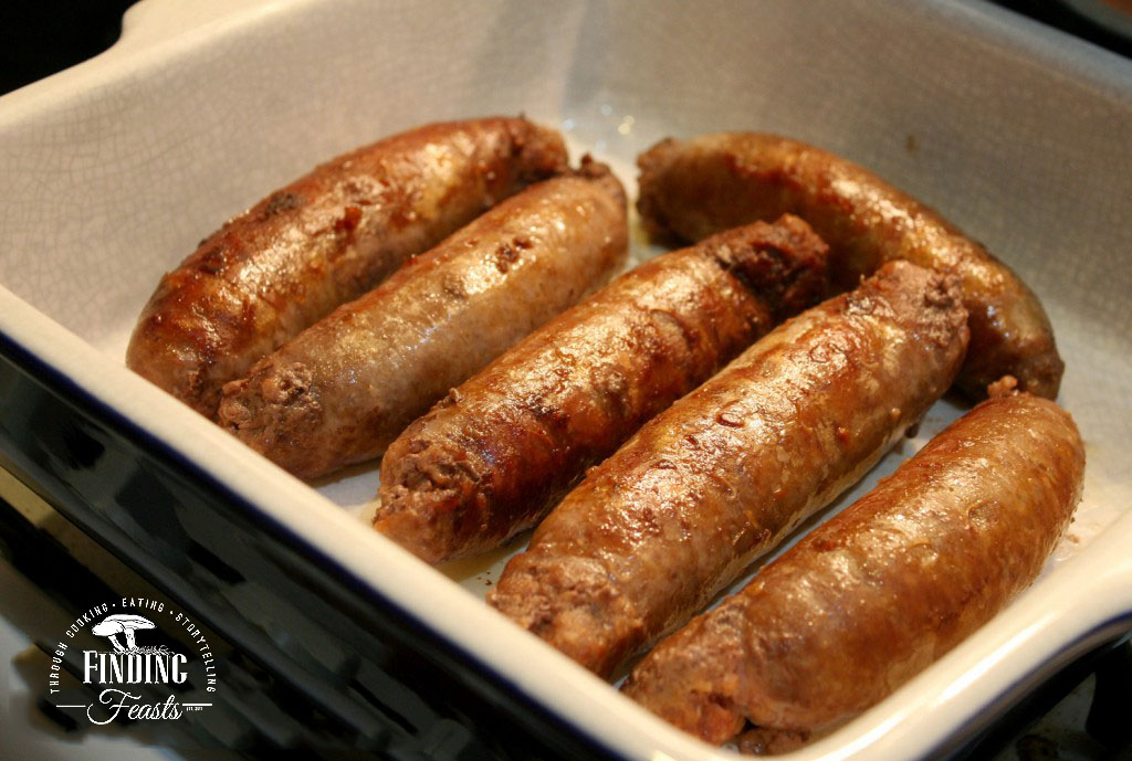 Bangers and Mash w/ Onion Gravy | Sausages w/ Mashed Potato